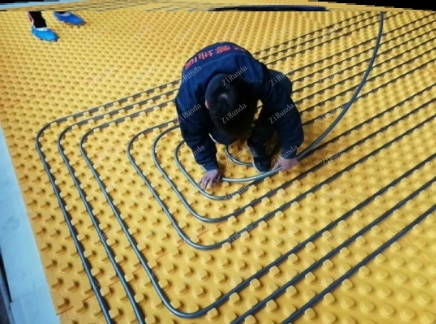Output：450kg/H Customizable Plastic Hot Water Radiant Floor Heating ...